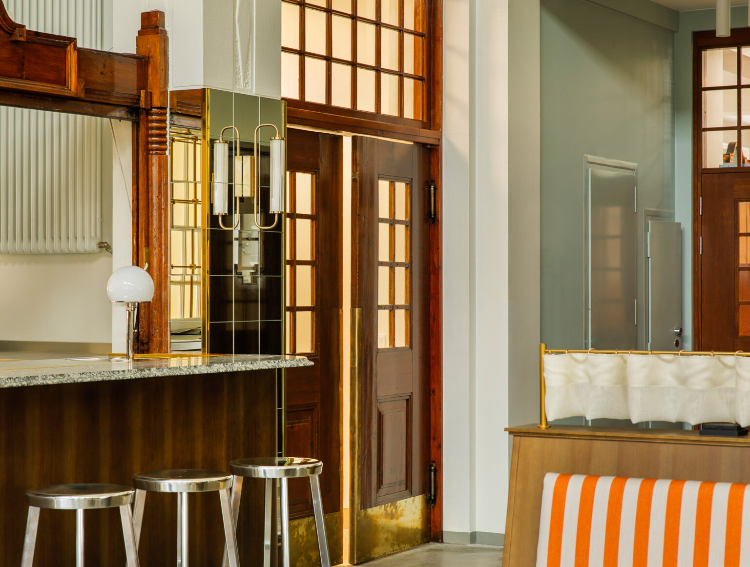 Tällainen on Hakaniemen kauppahallin ravintola Kirsikka | Avec