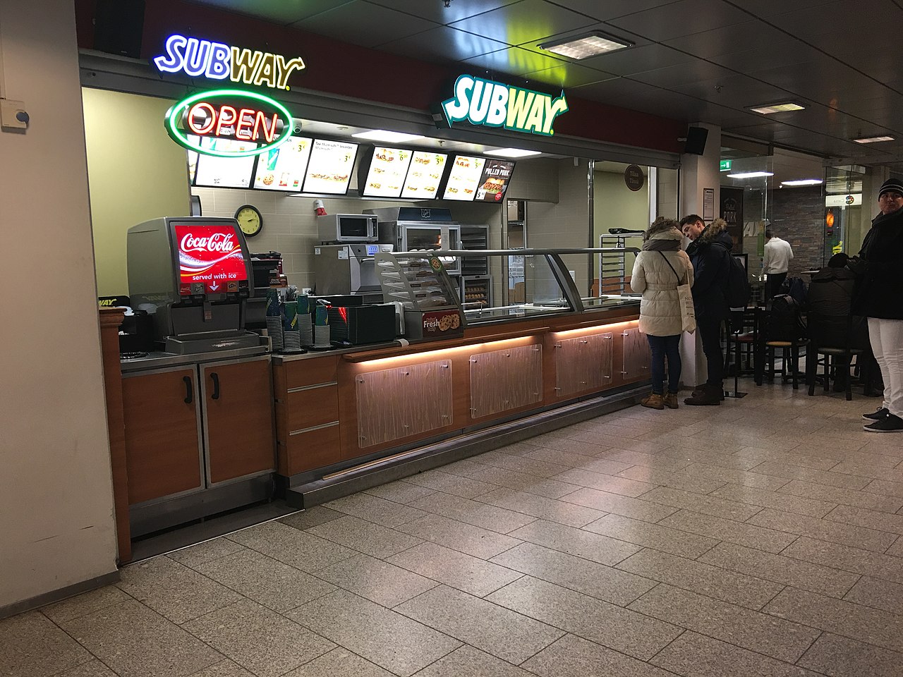 Valmis subi: Subway alkaa myydä valmiiksi mietittyjä patonkeja